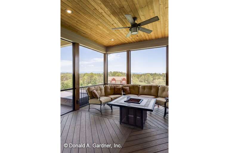 Craftsman Plan: 2,947 Square Feet, 3 Bedrooms, 2.5 Bathrooms - 699-00096