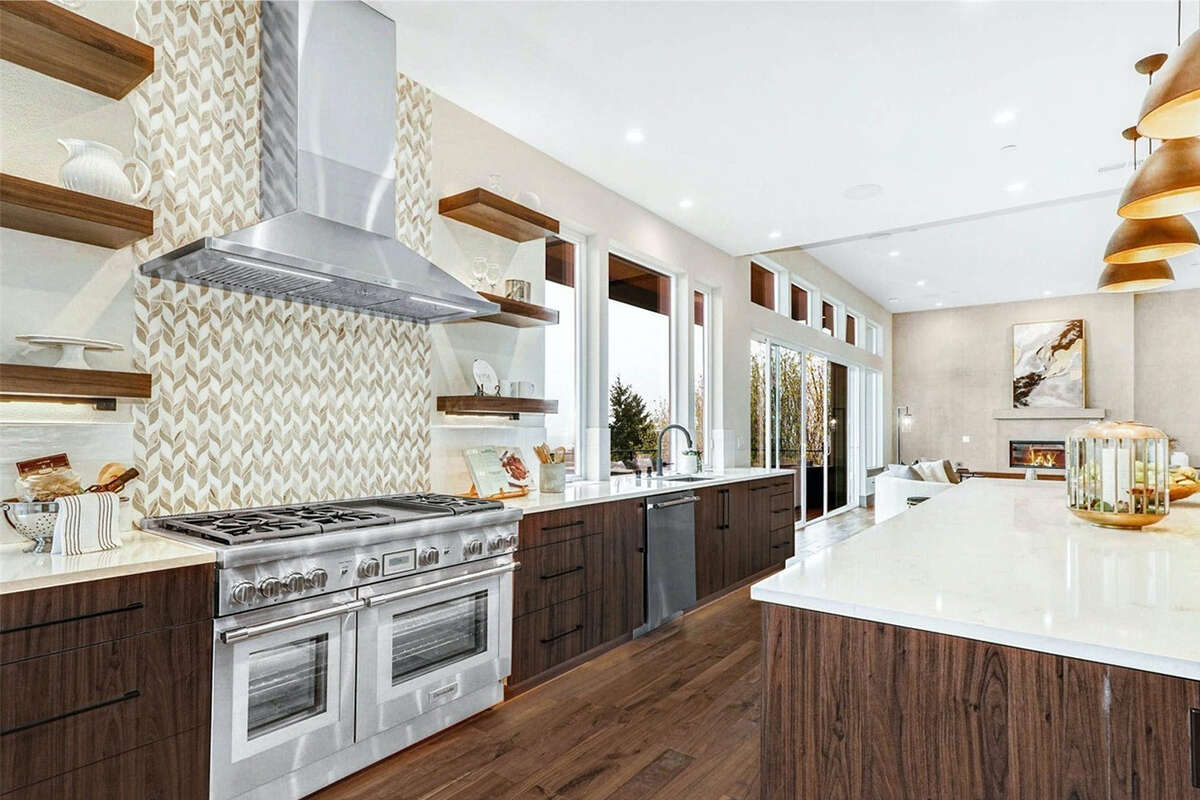 Contemporary Plan: 5,798 Square Feet, 5 Bedrooms, 5 Bathrooms - 4771-00016