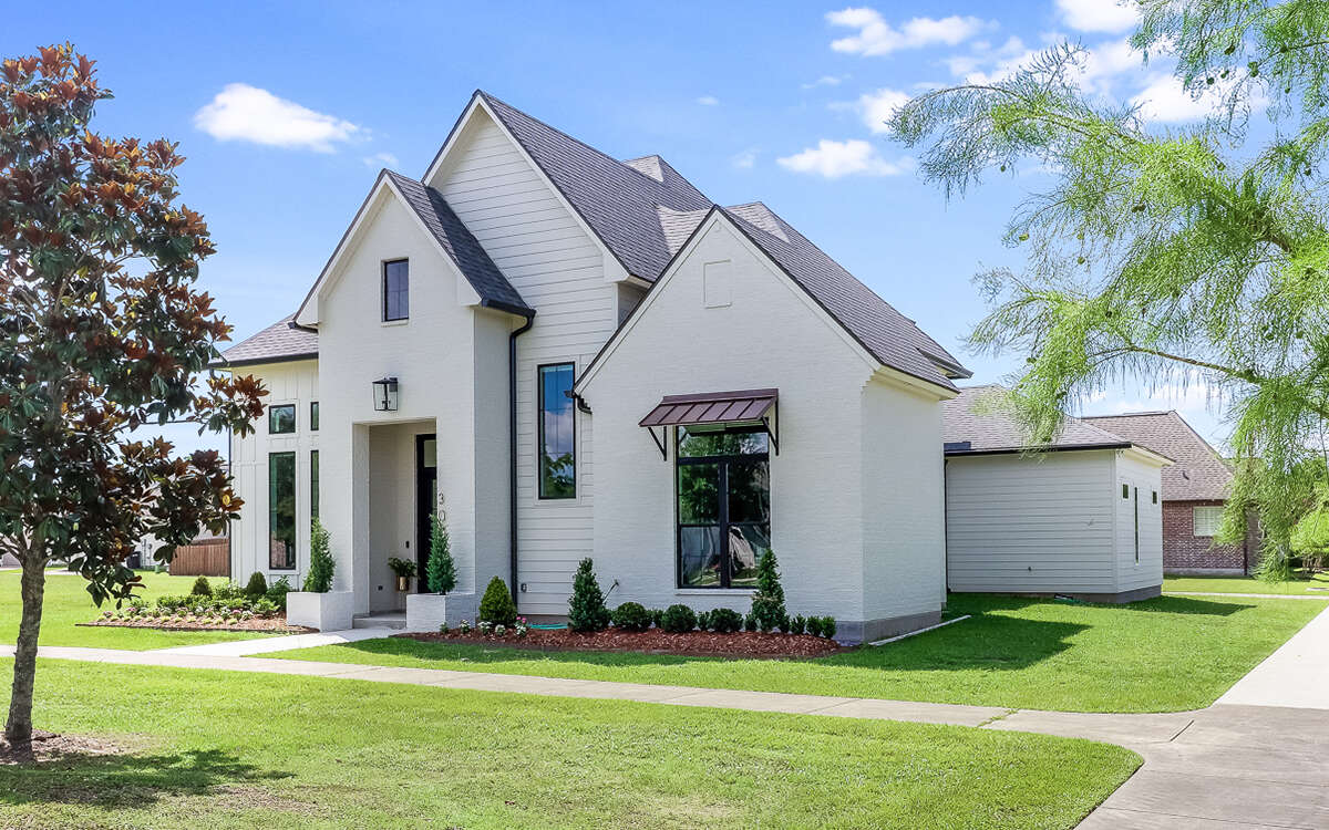 Modern Transitional Plan: 2,769 Square Feet, 4 Bedrooms, 3 Bathrooms ...