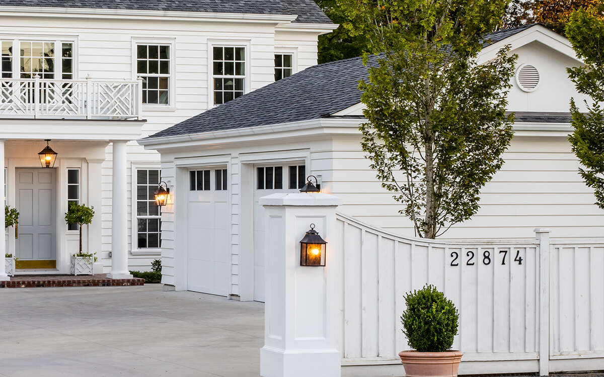 Colonial 2 Car Garage Plan - 572 Square Feet | Floor Plan #8937-00093 ...