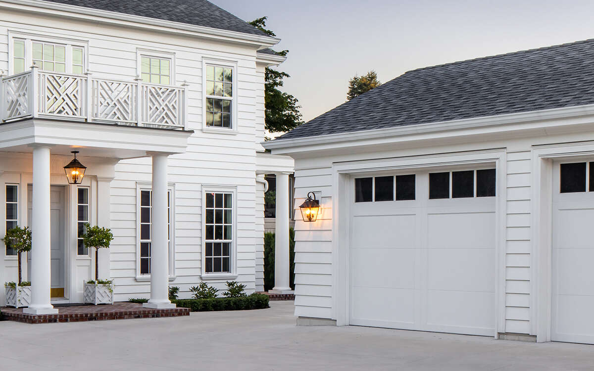 Colonial 2 Car Garage Plan - 572 Square Feet | Floor Plan #8937-00093 ...