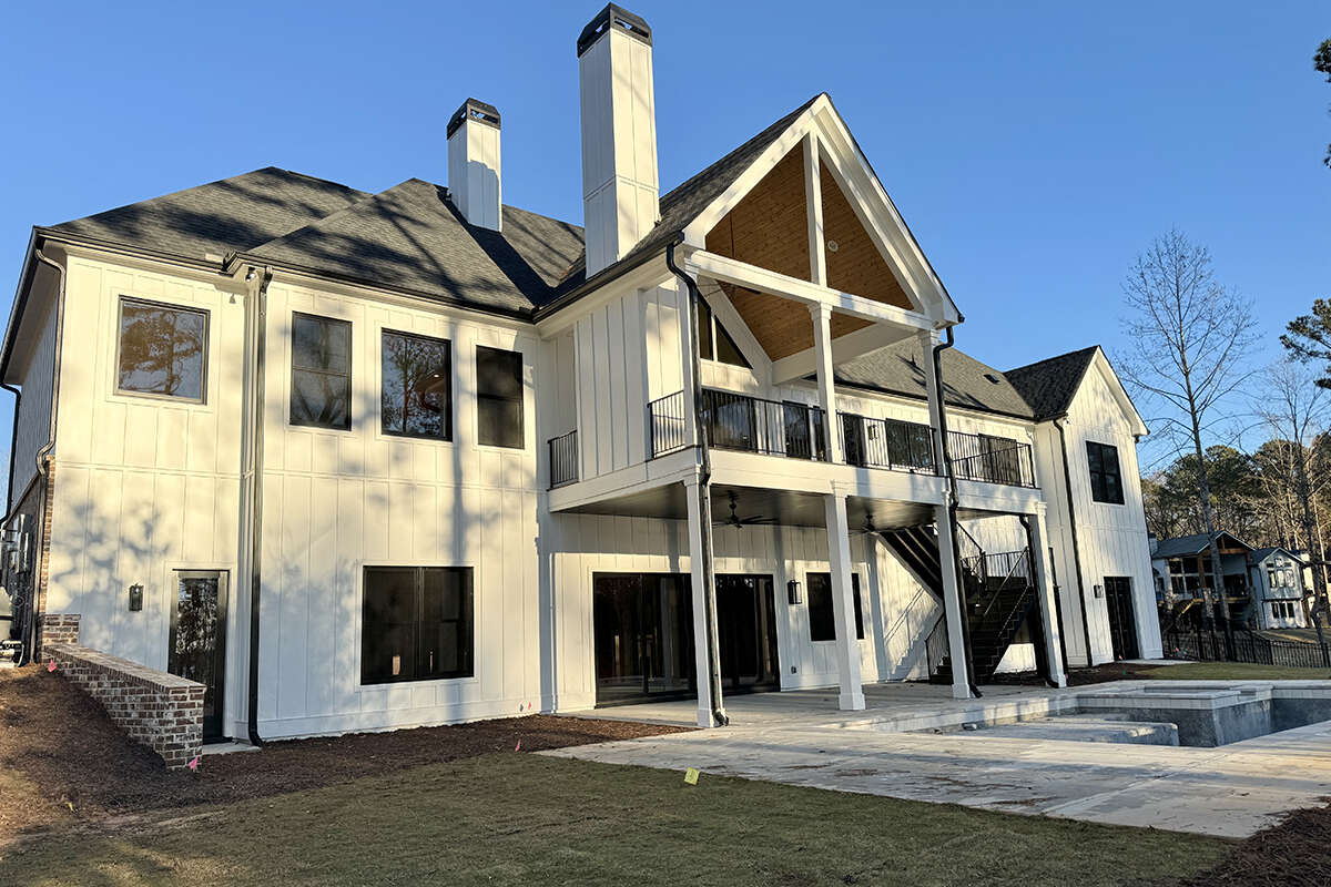 Modern Farmhouse Plan - 2,800 Square Feet, 3 Bedrooms, 2 Bathrooms ...